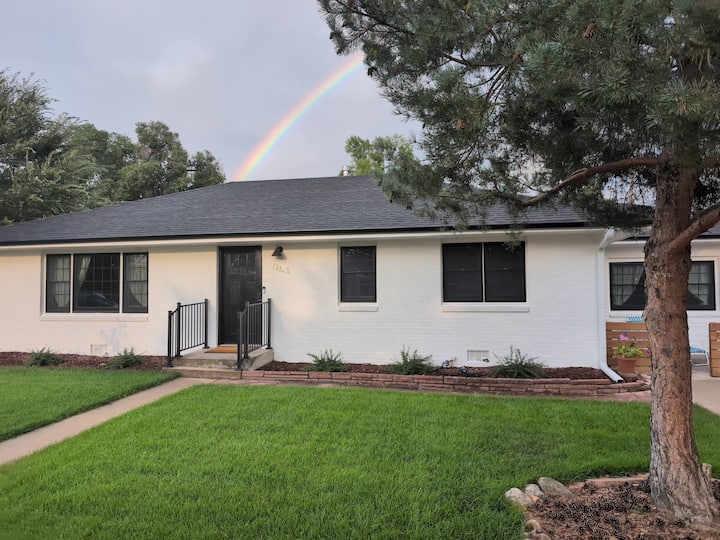 Charming And Spacious Home In Adorable Longmont! - Lyons, CO
