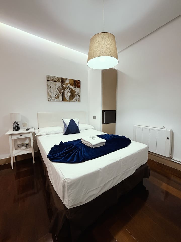 Habitación Doble Con Baño Privado By Das Hostales - Madrid