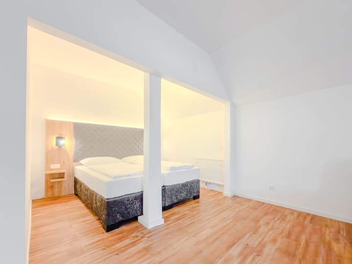 Greenpartments For Up To 3 - Vienna Schwechat Airport (VIE)