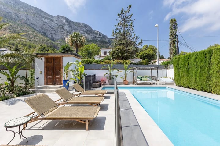Beautiful Montgó Villa With Sea Views - Dénia