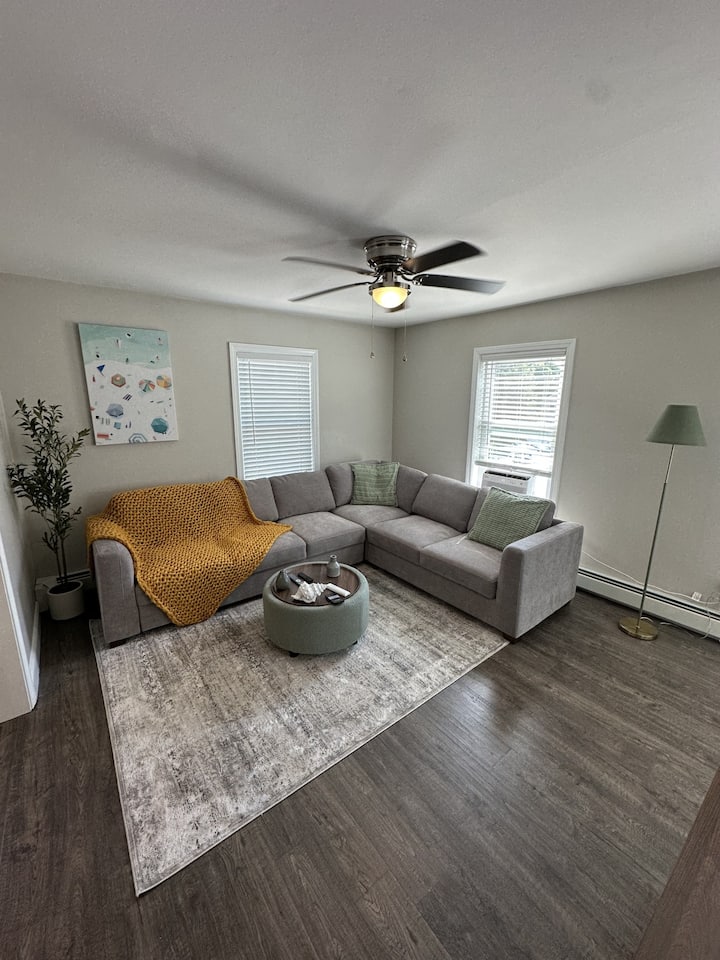 Modern 2br Near Downtown Ipswich - Ipswich, MA