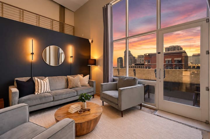 Explore Gaslamp From Chic Loft +Balcony City Views - Marina - San Diego