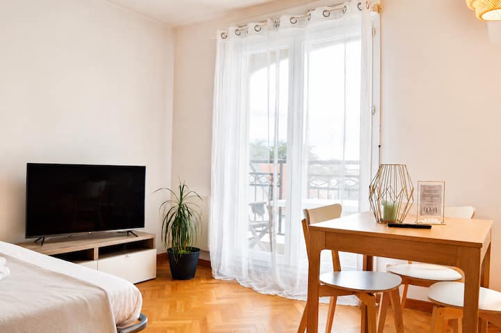 Studio Cosy Rénové Hypercentre Calme Parking - Maisons-Laffitte