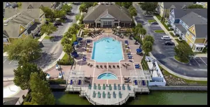 Spacious 3-bedroom Townhouse Close To Disney Parks - Kissimmee, FL