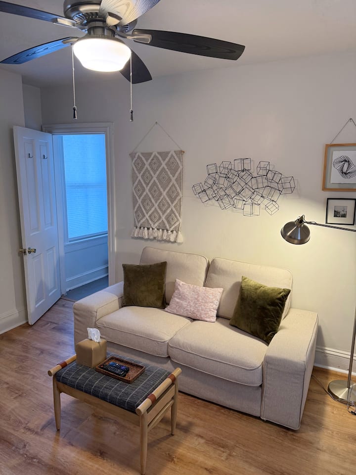 Town & Country I: Private Apt - Minutes From City - Upper Darby, PA