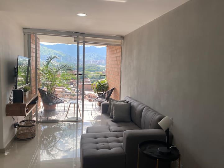 2 Bed/2 Full Bath Condo W/air Conditioning & Wifi - Medellín
