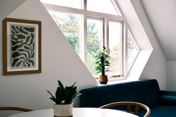 Spacious And Comfortable Living Under One Roof. - Oxford