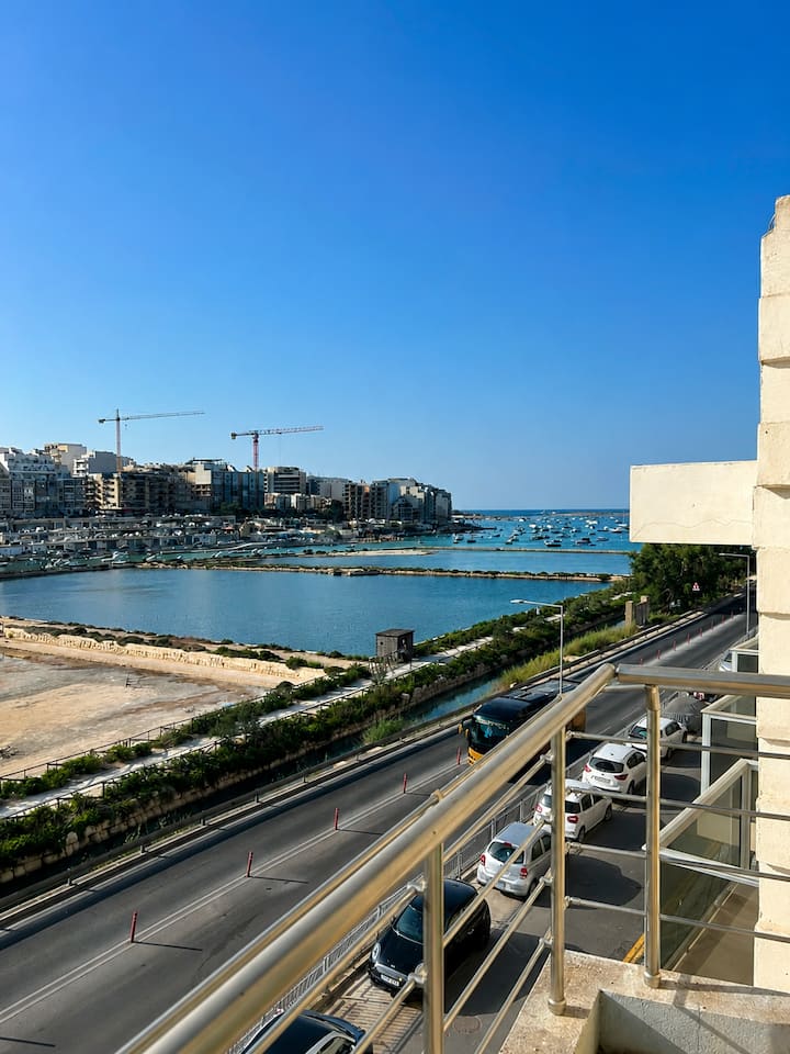 Spacious 3br Coast View Apartment Flat 3 - Malta