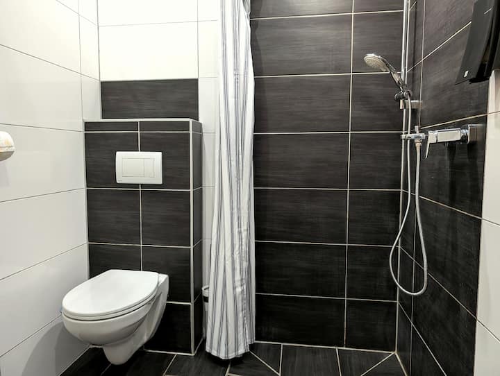 Room No 8 & No 9 Kombizimmer Base Stay Erlangen - Erlangen