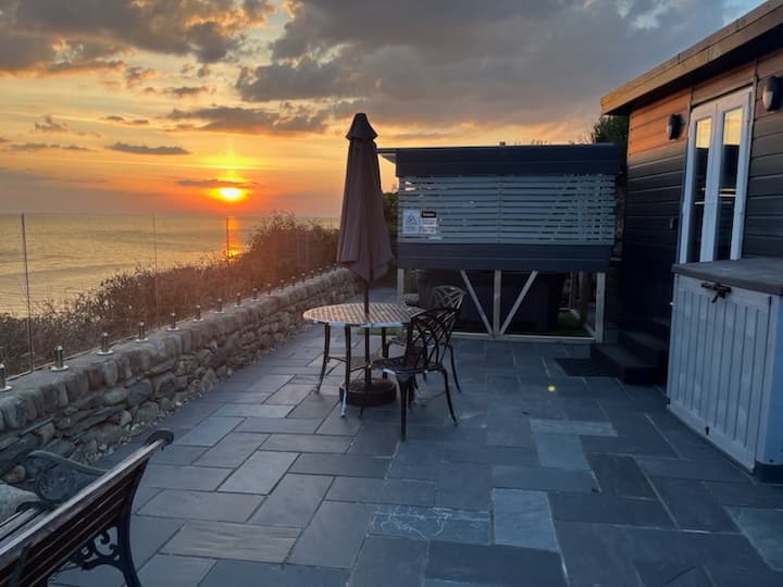 Clogwyn Shepherds Hut Sea View With Hot Tub - Barmouth