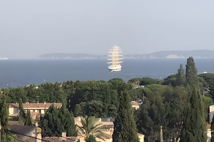 Entre Terre Et Mer - Le Lavandou