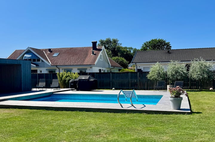 Villa Vid Havet Med Pool Och Stora Ytor. - Kungsbacka