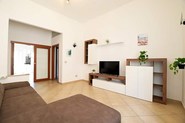Porta A Mare Guesthouse
Vicino Al Mare E Al Centro - Livorno