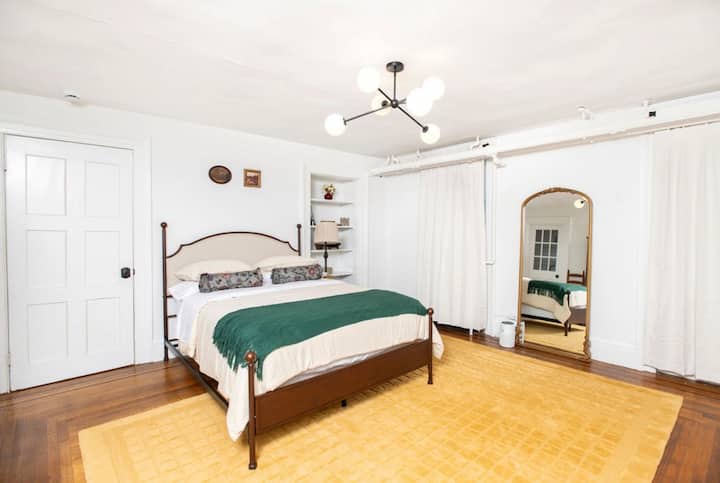 The Grand Street Flat - Newburgh, NY