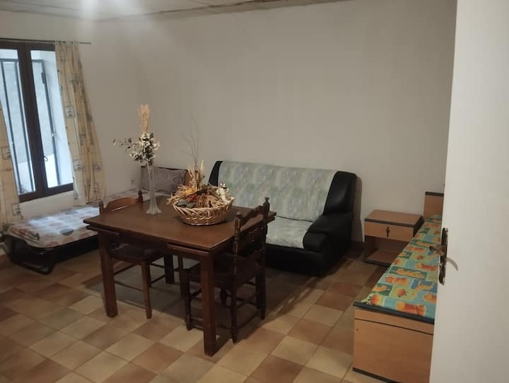Studio Bien Isolé 30 M Carrés 2 Lit 1 Canapé - Pont-Saint-Esprit