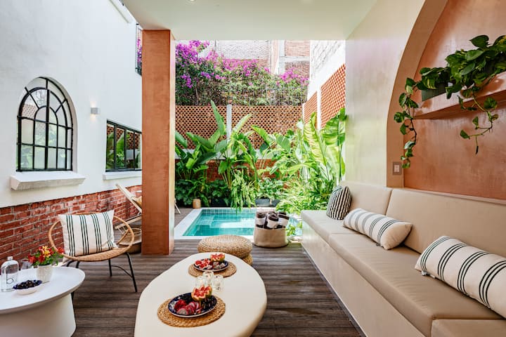 Lux 10-br Condesa Villa · Heated Pool · Sleeps 20 - Mexico City