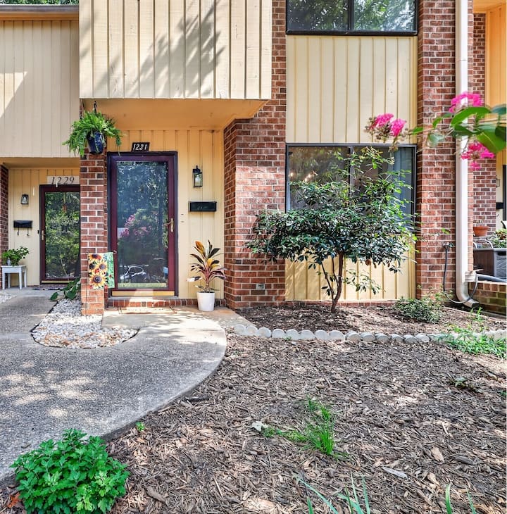 The Driftwood |Central Location In Natural Setting - Raleigh, NC