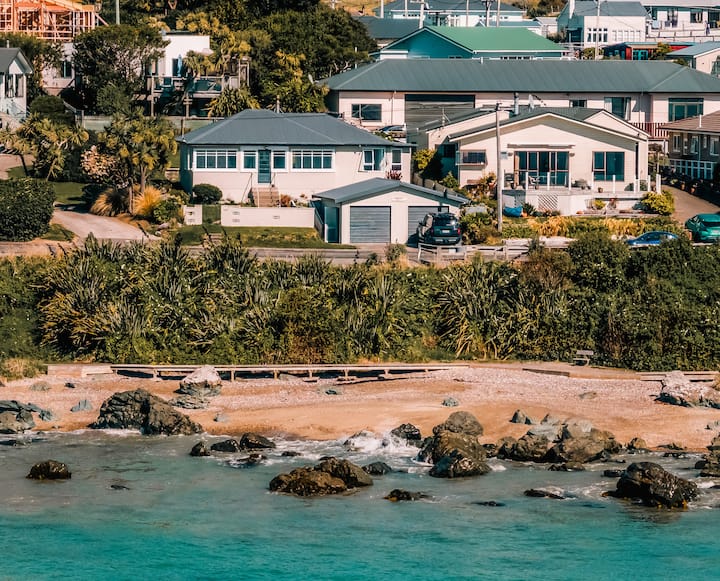 The Beach Front Escape - Riverton/Aparima