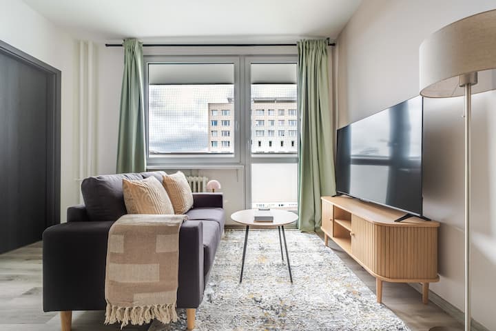 Blueground | Pankrác, View, Spacious, Near Offices - Prague