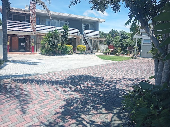 Port Elizabeth Guest House -
Comfortable Value - Port Elizabeth