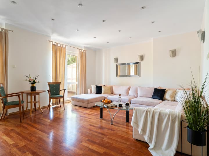 Golden Villas - Swiecka 18 - Warsaw