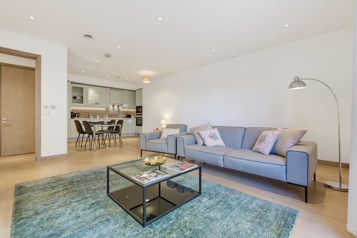 Modern Luxury 2-bed 2-bath Flat In Wandsworth - London