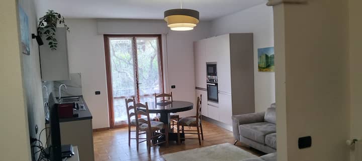 Intero Appartamento Con 3 Camere Da Letto - Massa