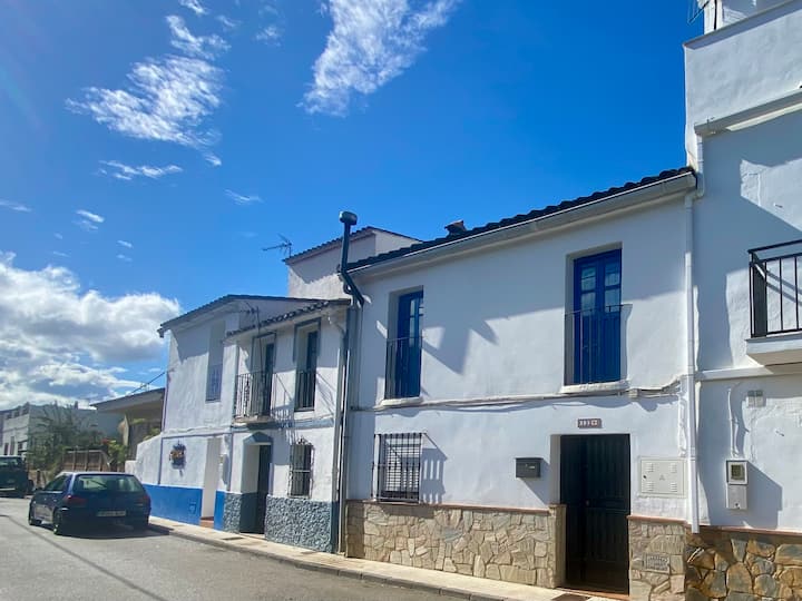 Rustic Village House, Terrace & Mountain Views. - Cortes de la Frontera