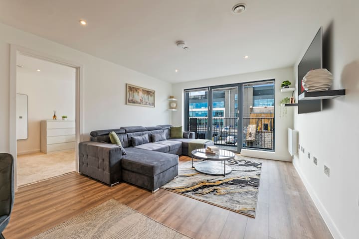 Highrise Flat In Slough, Heathrow/legoland Stay - Slough