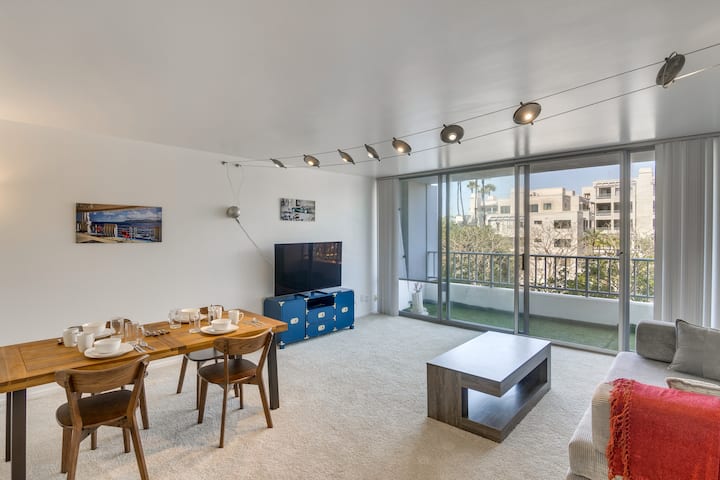 Walk To Beach & Boardwalk! Condo In Santa Monica - Santa Monica, CA