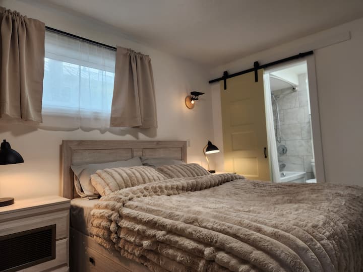 Private Suite In Downtown Yellowknife - Yellowknife