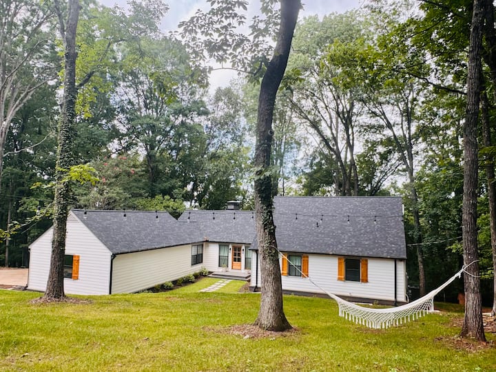 Woodland Retreat - Kennesaw, GA