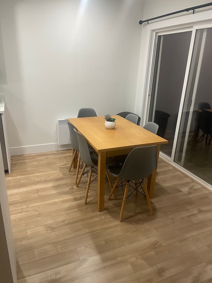 Modern 4 Bedroom Duplex In Charlottetown - Charlottetown