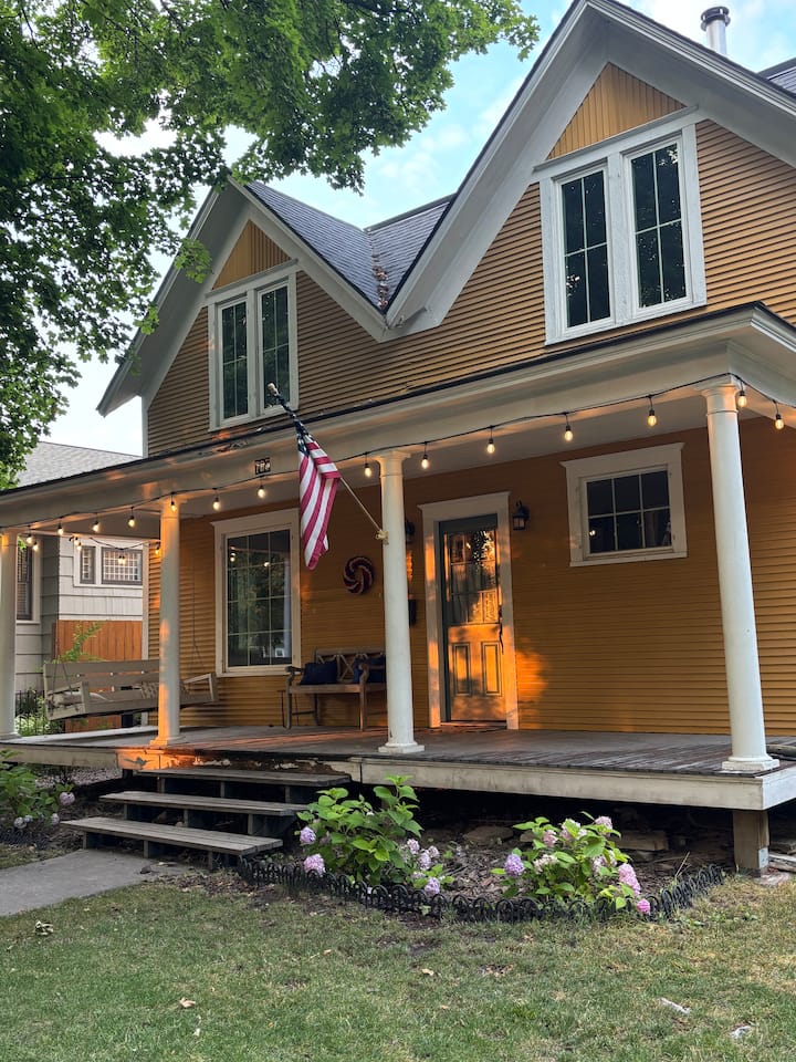 The Yellow Victorian House - Kalispell, MT