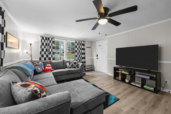 2br Near Motor Speedway + Deck + Sleeps 6 + Bbq - Concord, NC