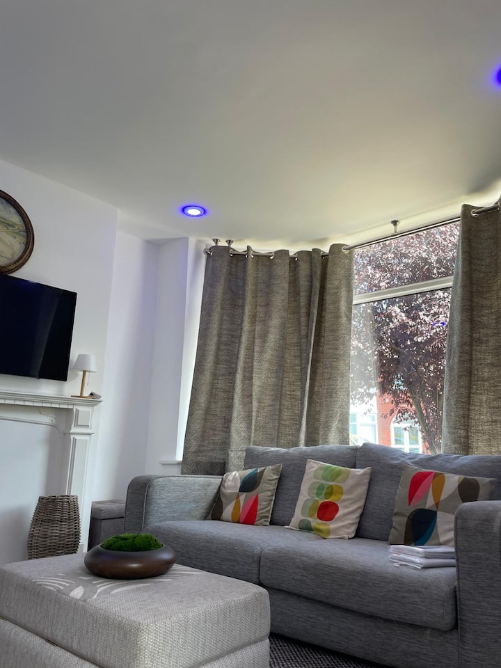 Place To Be, Free Parking, Near Manchester Airport - Knutsford
