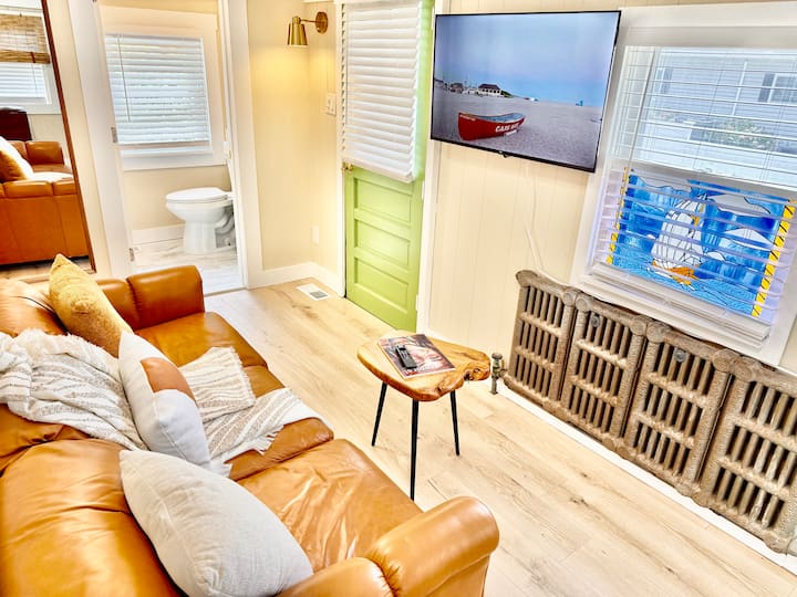 The Washington Barber Shop Suite - Cape May, NJ