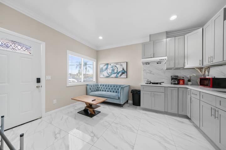 New Private 1b1b Beautiful Unit In Baldwin Park-la - West Covina, CA