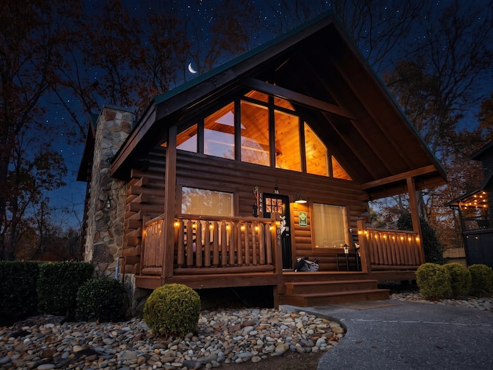 Hot Tub & Play Tent | Near Dollywood - Pigeon Forge, TN