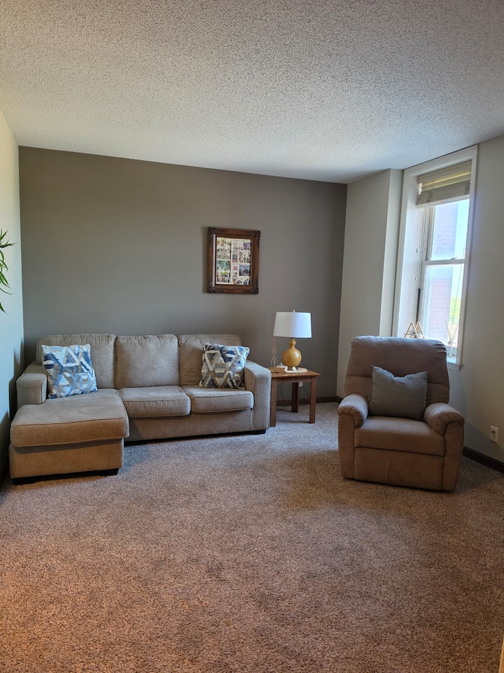 7th Flr Dwntwn Condo W/great Views - Grand Island, NE