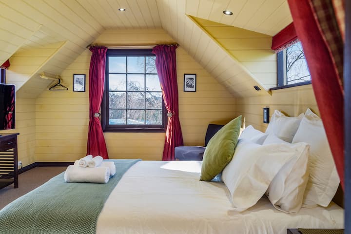 Clear Creek Cottage | Romantic Country Retreat - Bruny Island