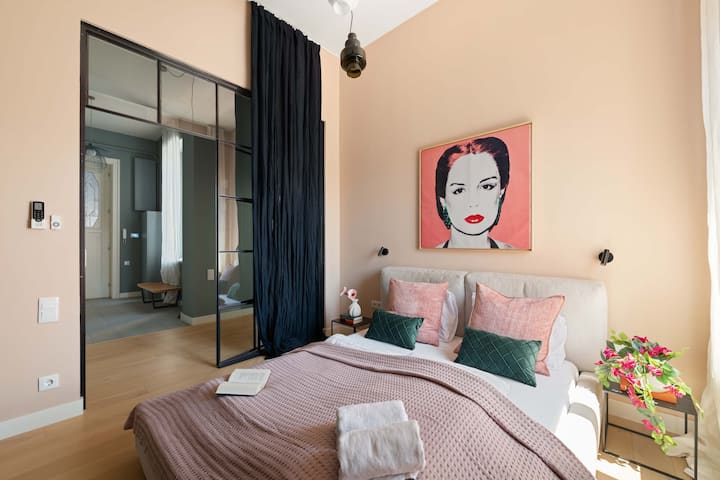 Basilica Art Loft With Balcony & City Views Escape - Budapest