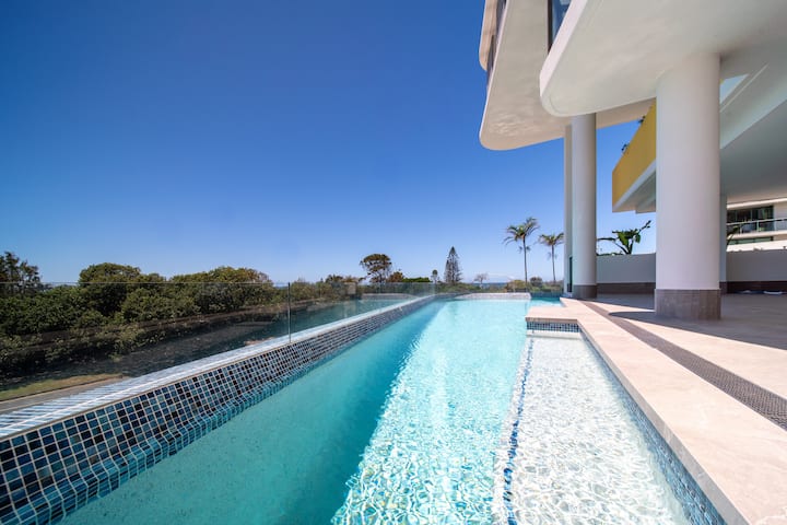 Ocean&mooloolaba View 3br| 1 Min To Beach|pool&gym - Maroochydore