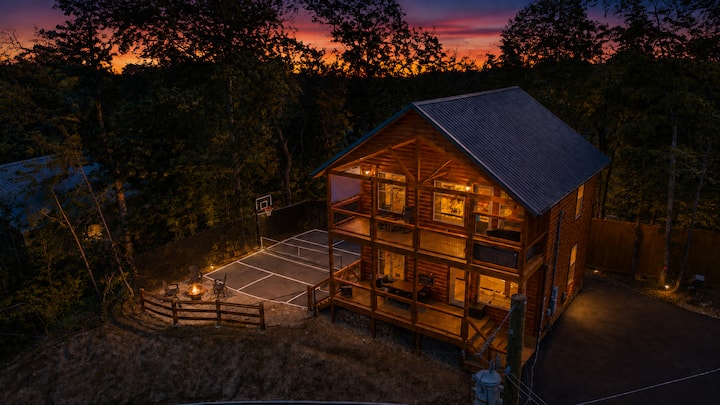 Pigeon Forge Sunsets - Cabin With Mountain Views - Sevierville, TN