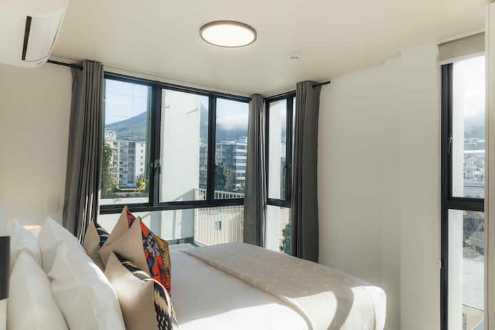 Boutique Two Bedroom Retreat With Fibre Connection - Cape Town