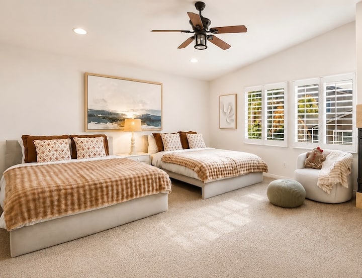 Spacious Pool Home| 7br | 9 Beds | 4 Baths | 4 Tvs - Ontario, CA
