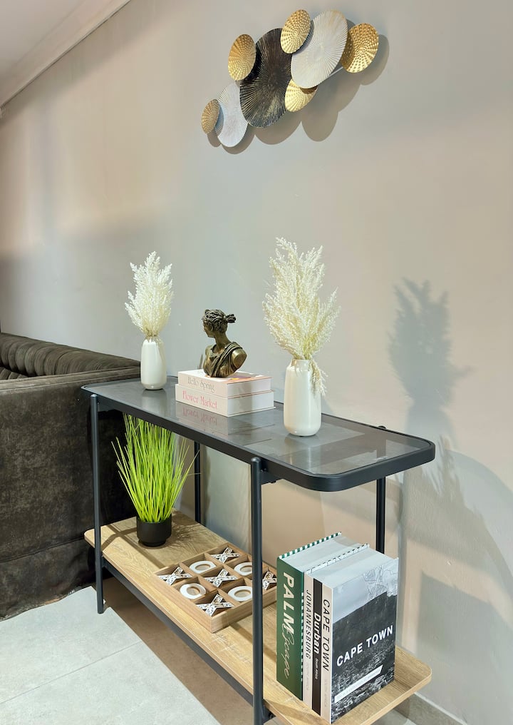 Modern 2br Apartment In Kugompo - East London