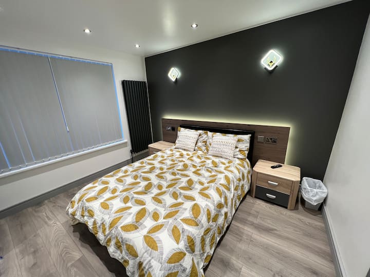 4 Ensuite Double Bedroom - Freshwater East