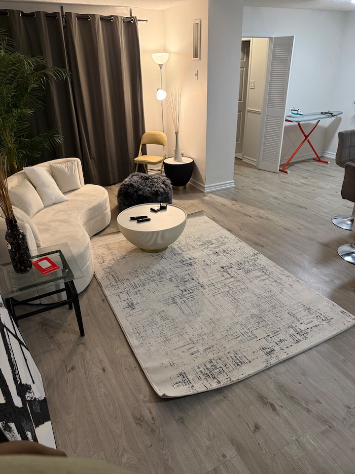 A 3 Bedroom Home Away From Home - Oakville
