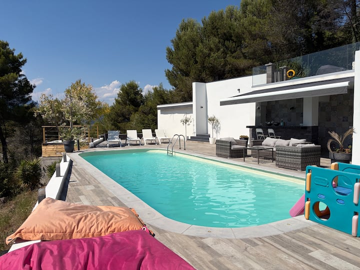 Vue Panoramique, Piscine Chauffée, Jacuzzi & Calme - Nice
